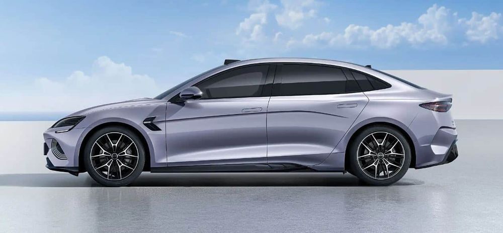 BYD reveals 2025 updates for the Seal, exterior/interior changes big ...