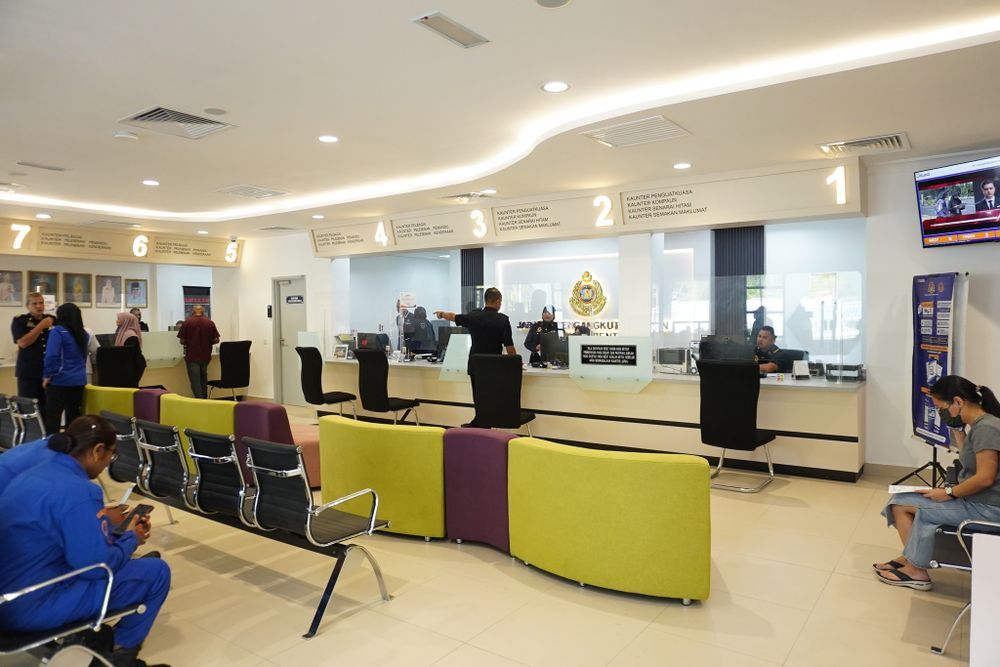 JPJ ends queue number limits, says all customers will be served during ...
