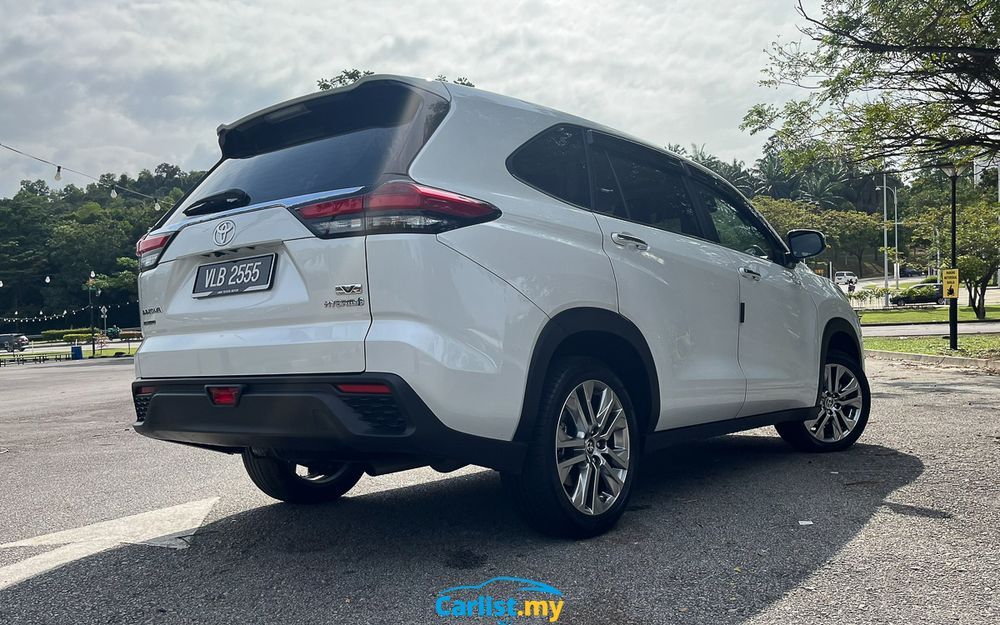 Review: 2023 Toyota Innova Zenix Hybrid Electric - "Generous HEV ...
