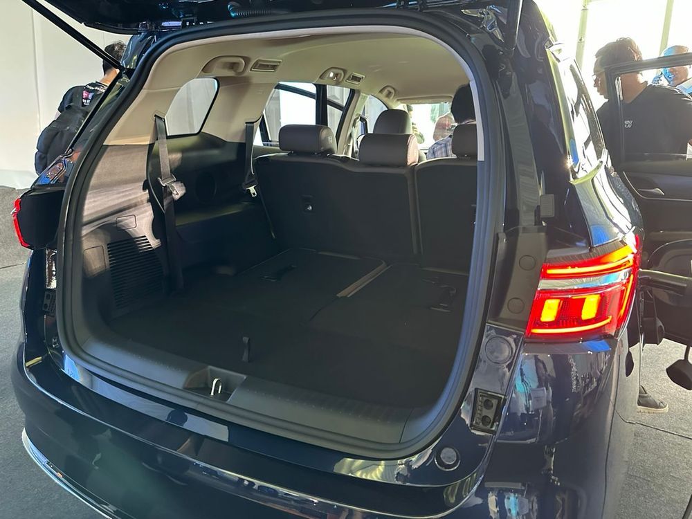 BYD M6 launch in Malaysia, price starts at RM109,800 - designed ...