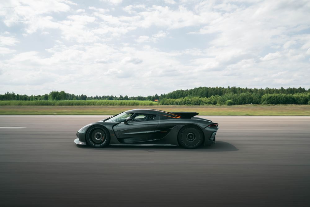 Koenigsegg Jesko Absolut breaks 0-400-0km/h record - 27.83 seconds ...