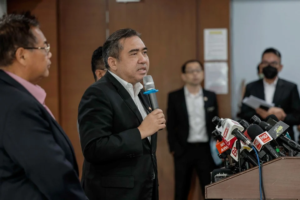 LRT KJ line lacking in trains, only 38 out of 56 train sets operational ...