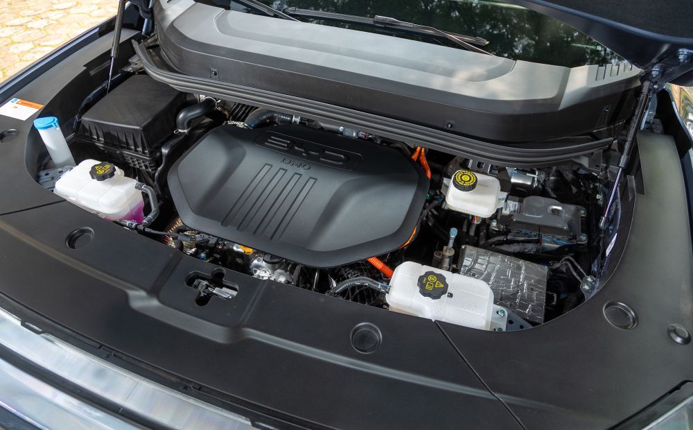 BYD shows off 436PS/650Nm dual-motor Shark 6 hybrid pickup at Tech ...