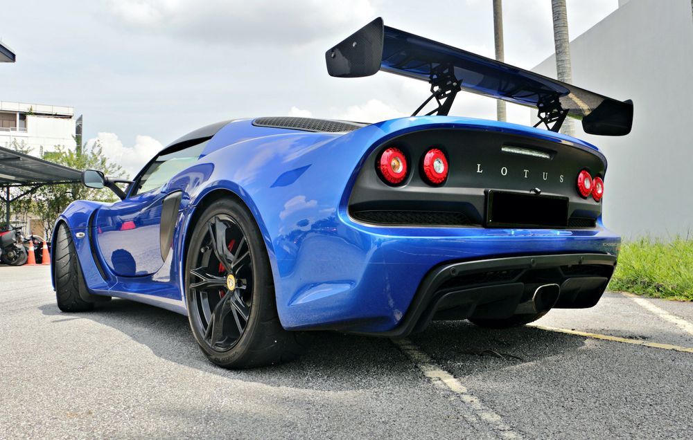 The Build Log: A digital man and his very analogue Lotus Exige 350 ...