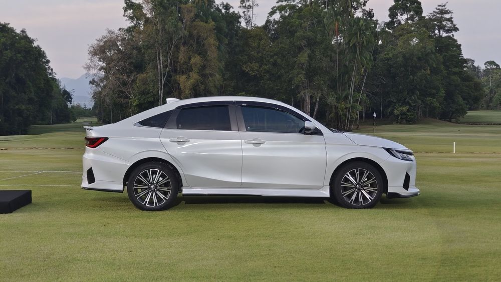 Toyota halts sales and deliveries of the Yaris Ativ in Thailand ...