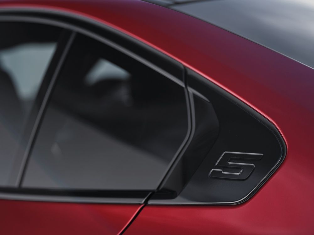 The all-new G60 BMW 5 Series and i5: To ICE or EV? - Auto News | Carlist.my