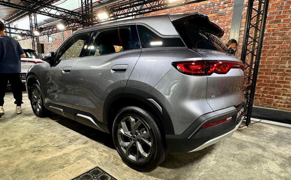 2025 BYD Atto 2 launched at just RM100,000 for sole variant - 170PS/290Nm city SUV with 350km ...