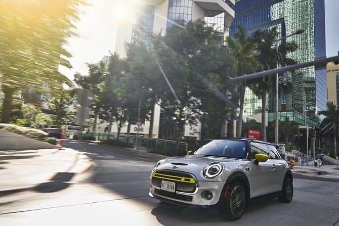 The New 2021 MINI Electric Has Arrived - For RM217k - Auto News ...