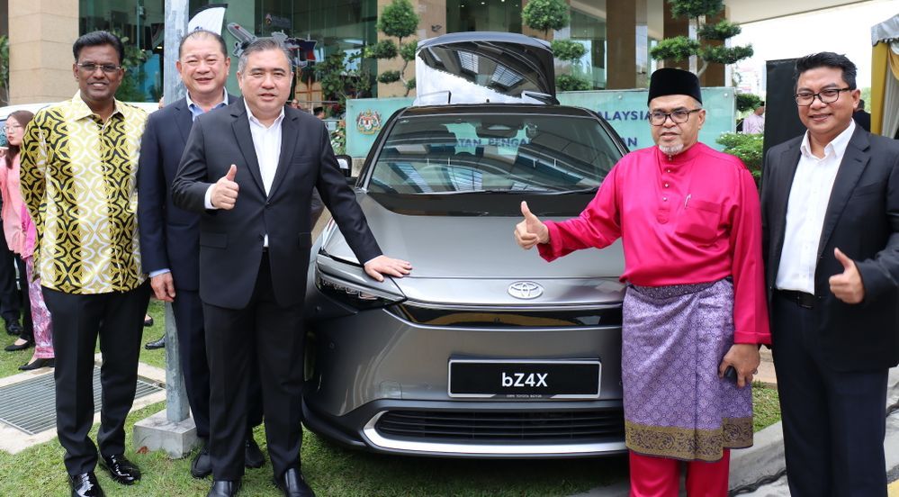 UMW Toyota Teams Up with MOT to Accelerate Electrified Vehicle Adoption ...