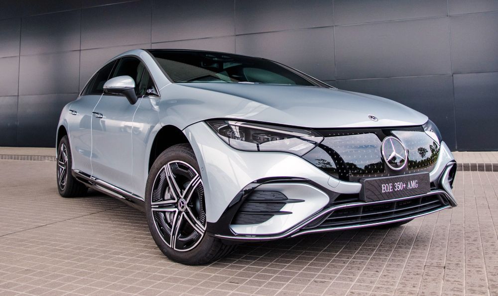 Mercedes-Benz updates EQE for 2024, adds new EQE350+ Electric Art Line ...