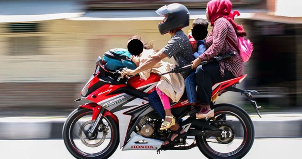 Umur Berapa Sesuai Untuk Anak Bonceng Motor? - Insights | Carlist.my