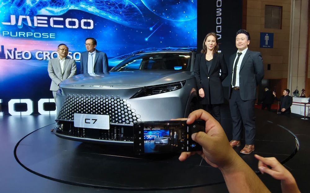 MAS 2025: 2025 Omoda C7 is the J7’s sleeker, more angular cousin ...