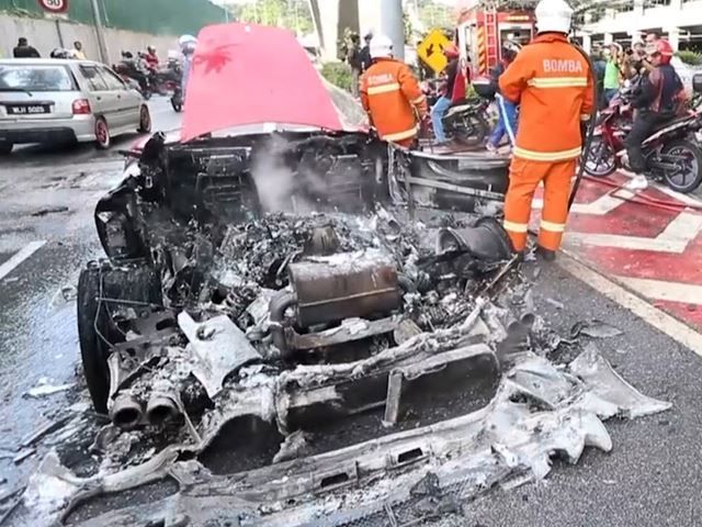 Ouch! A Ferrari F430 Goes Up In Flames During Rush Hour In KL - 所有资讯 ...