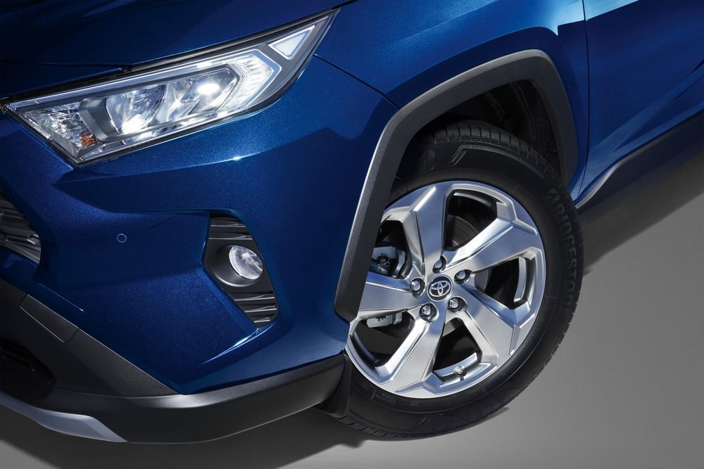 Review: Can These 5 Things Justify the Toyota RAV4’s Price Tag ...