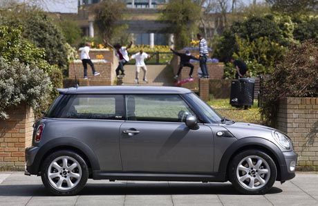 MINI Graphite รถมินิรุ่นพิเศษ - ข่าวในวงการรถยนต์