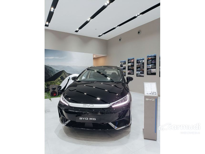 Jual Mobil BYD M6 2025 Standard 7-seaters di Banten Automatic MPV Hitam ...