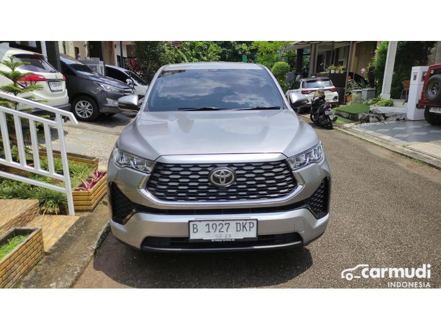 Jual Mobil Toyota Kijang Innova Zenix 2022 V (Premium Color) 2.0 di ...