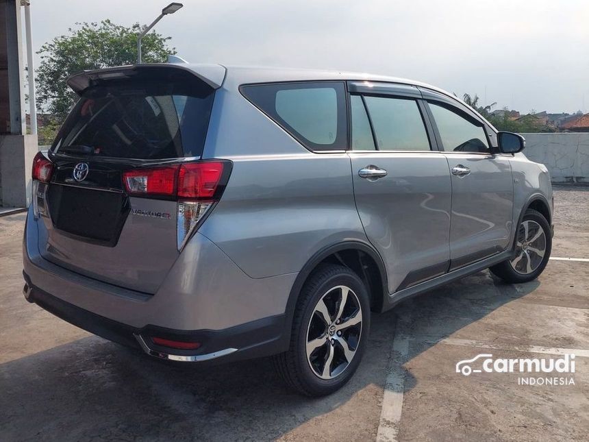 Toyota Innova Venturer 2022 2.4 in Jawa Barat Automatic Wagon Silver ...