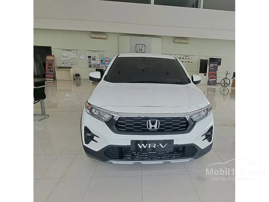 Jual Mobil Honda WR-V 2025 E 1.5 di Jawa Timur Automatic SUV Putih Rp ...