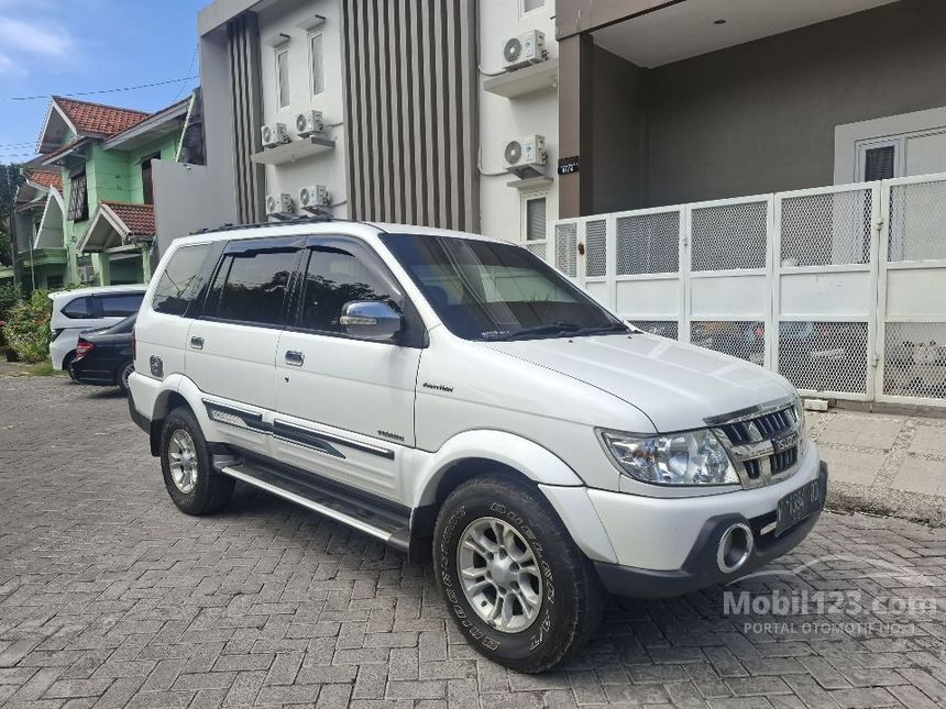 Jual Mobil Isuzu Panther 2015 Grand Touring 2.5 di Jawa Timur Manual ...