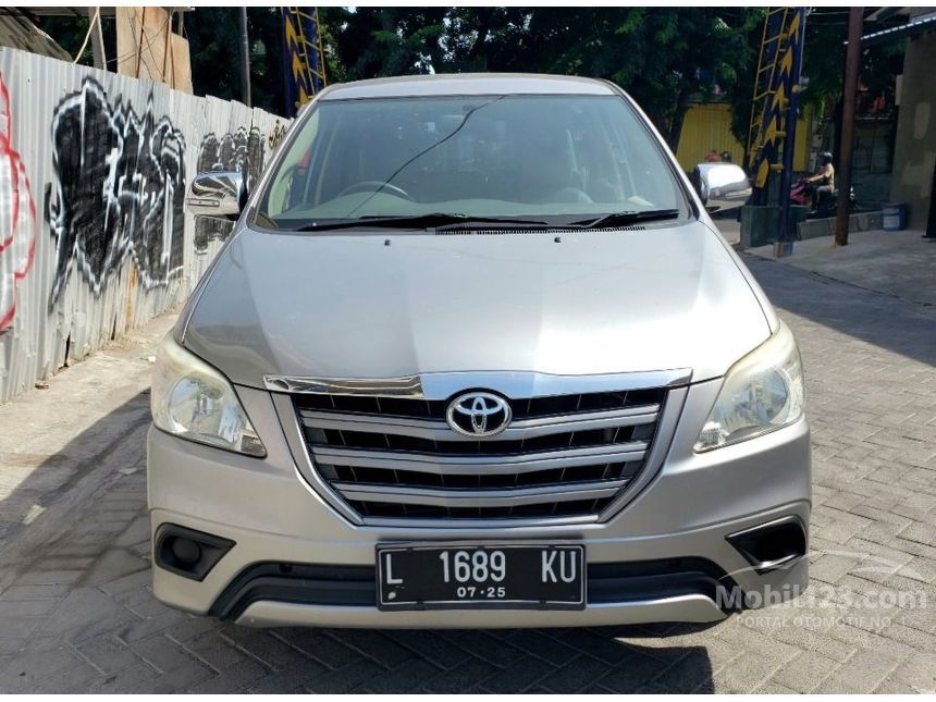 Jual Mobil Toyota Kijang Innova 2015 E 2.0 di Jawa Timur Manual MPV ...