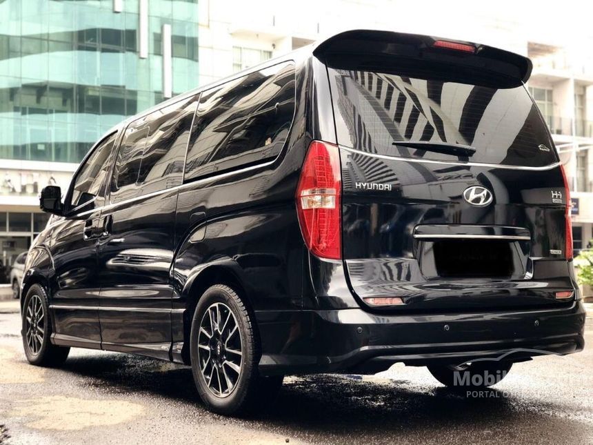 Jual Mobil Hyundai H-1 2015 Limited Black Edition 2.5 di DKI Jakarta ...