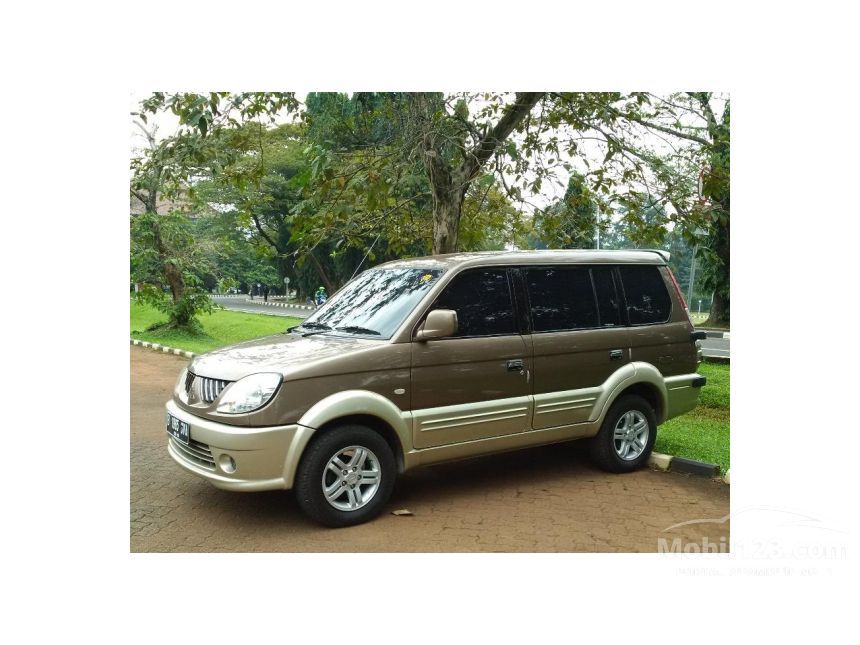 Jual Mobil Mitsubishi Kuda 2004 Grandia 2.0 di DKI Jakarta Manual MPV ...