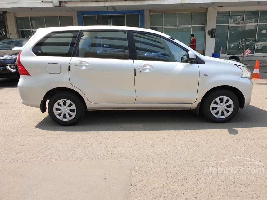 Jual Mobil Toyota Avanza 2015 E 1.3 di DKI Jakarta Automatic MPV Silver ...