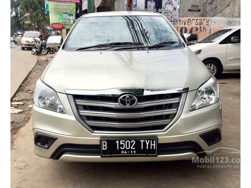 Jual Mobil Toyota Kijang Innova 2014 E 2.0 di Jawa Barat Manual MPV ...