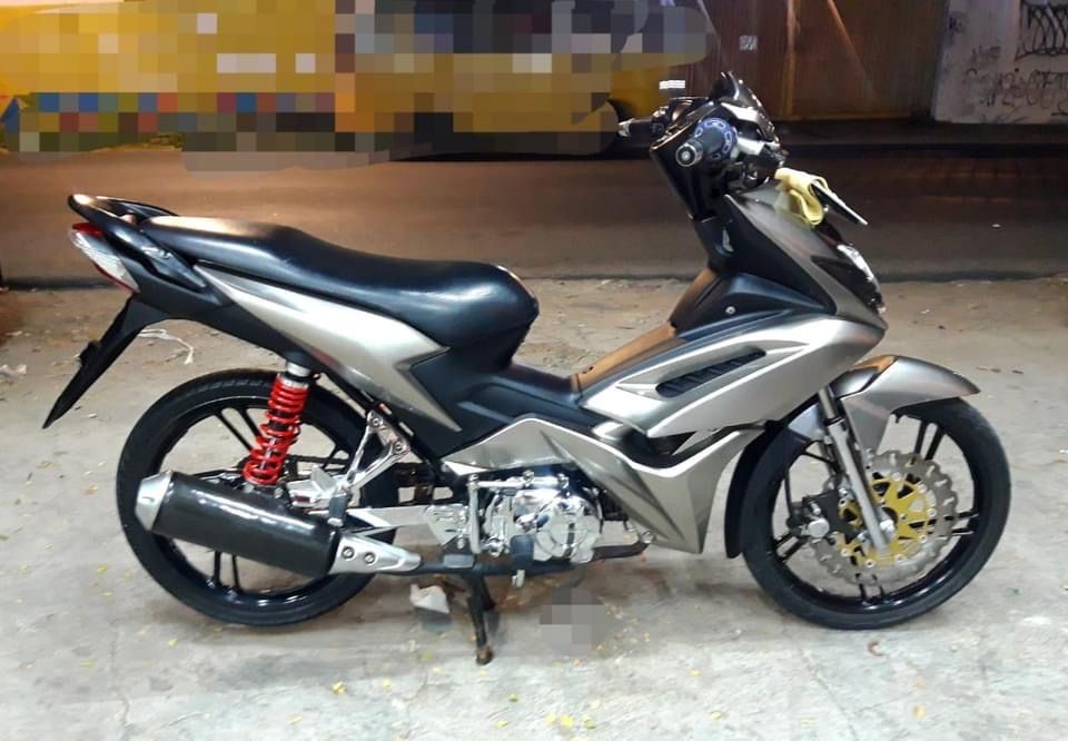 Kelebihan dan Kekurangan Honda Blade 110R Generasi Pertama, Pakai Mesin ...