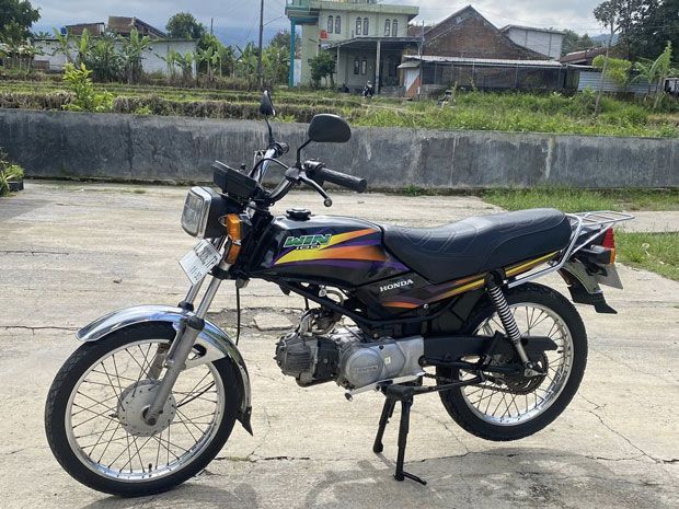 Honda Win, Motor Bermesin Kecil yang Harga Bekasnya 'Digoreng' Semahal ...