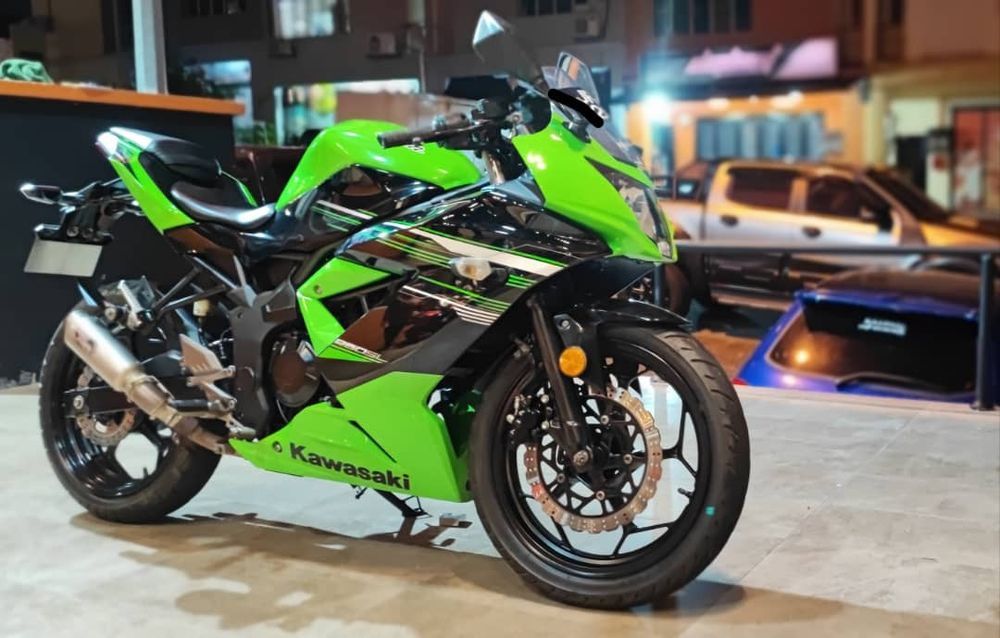 4 Fakta Penting Kawasaki Ninja 150, Motor Sport 2-Tak yang Punya Versi ...
