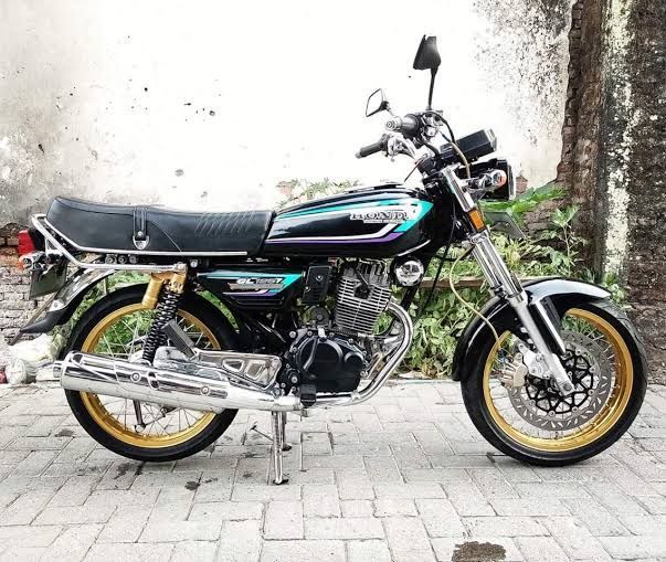Honda GL 100, Versi Original Bergaya Klasik Semakin Langka - Panduan ...
