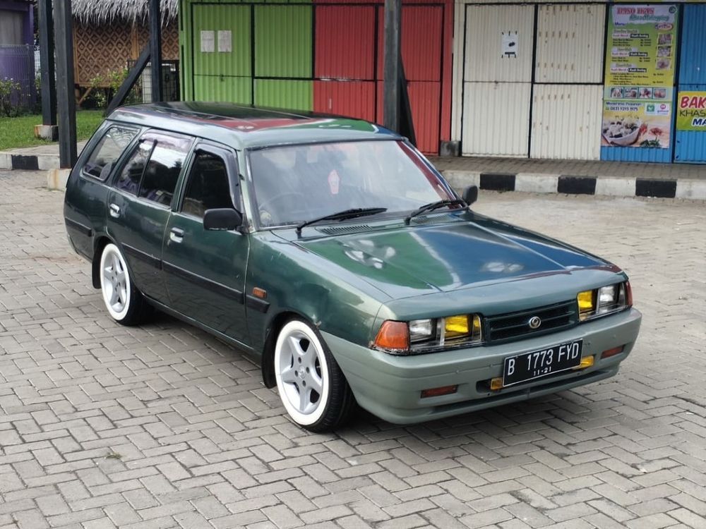 Kelebihan dan Kekurangan Mazda Vantrend, Station Wagon Seharga Honda ...