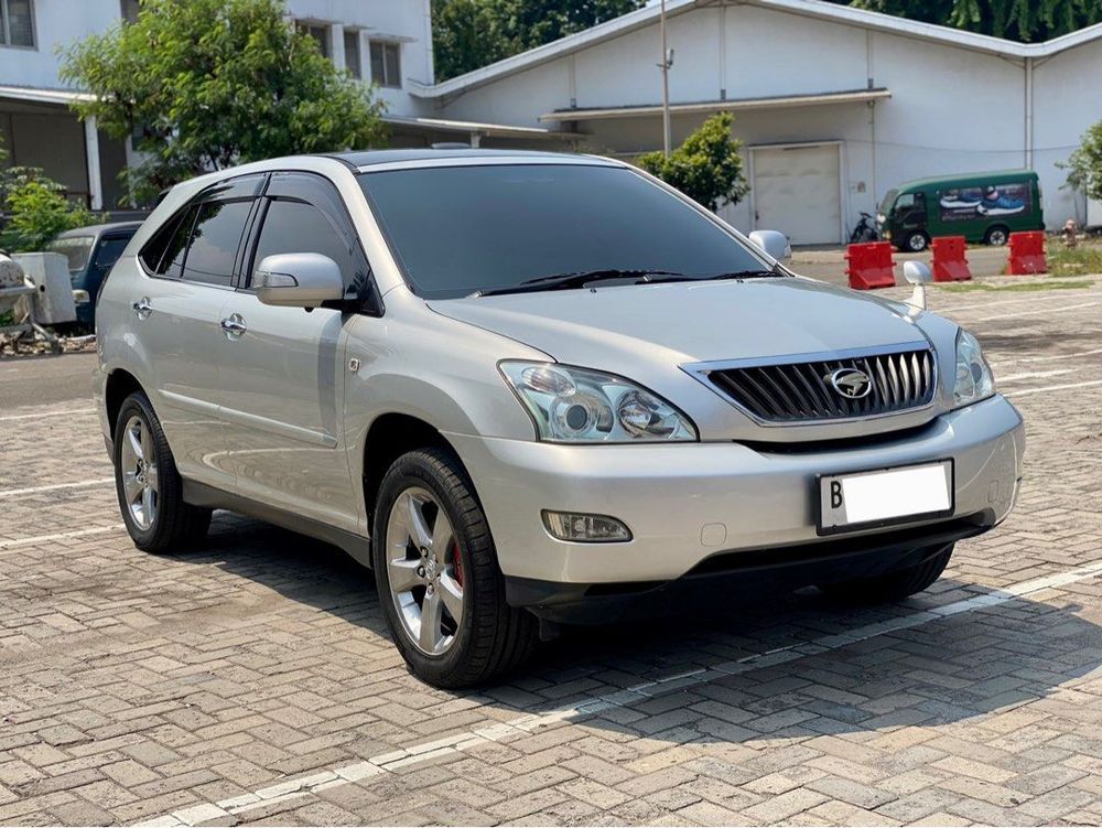 Kelebihan dan Kekurangan Toyota Harrier Gen 2, Tampil Mewah Kini Cukup ...