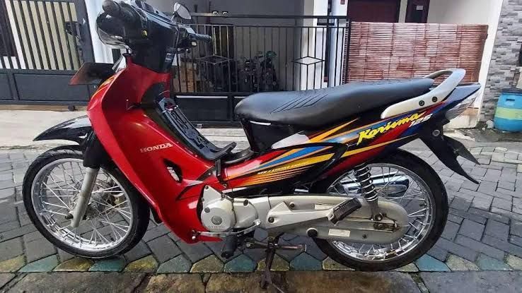 Kelebihan dan Kekurangan Honda Karisma 125, Pelopor Bebek Bermesin ...