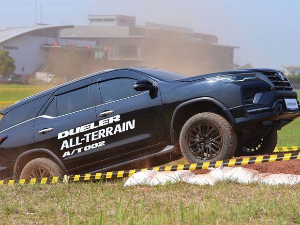 Tampil untuk Pertama Kalinya di GJAW 2025, Ini Produk Ban dan Promo ...