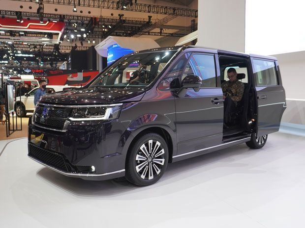 Harga Honda Step WGN Hybrid Diusahakan Rp600 Jutaan, Toyota Voxy Pantas Cemas? - Mobil Listrik ...