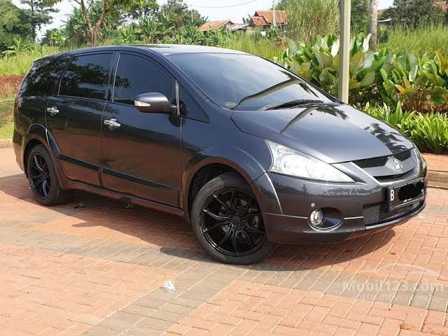 Kelebihan dan Kekurangan Mitsubishi Grandis, MPV Mewah yang Rumit ...