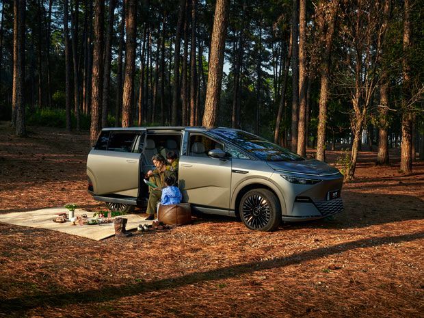 Apakah Lebih Mewah dari Alphard? Yuk Intip Interior XPeng X9 dan Fitur ...