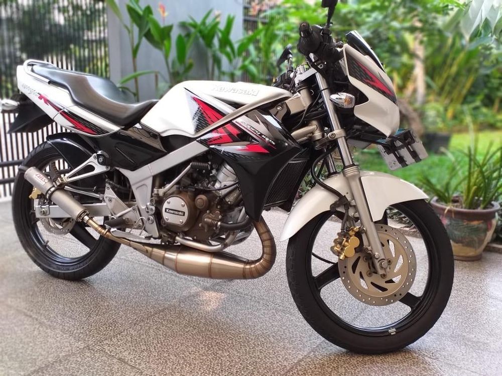 4 Fakta Penting Kawasaki Ninja 150, Motor Sport 2-Tak yang Punya Versi ...