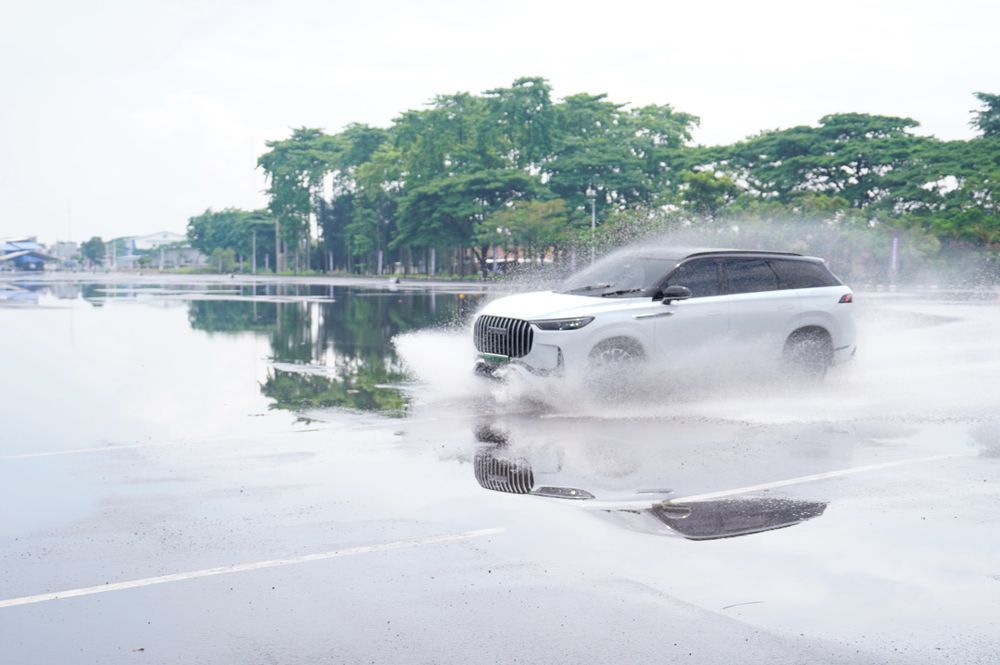 Test Drive JAECOO J8 SHS ARDIS: Membuktikan Ketangguhan Hybrid 530 HP ...