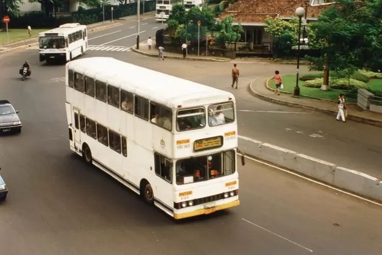 Mengenal Sosok Leyland, Bus Tingkat Pertama yang Ada di Indonesia Impor ...