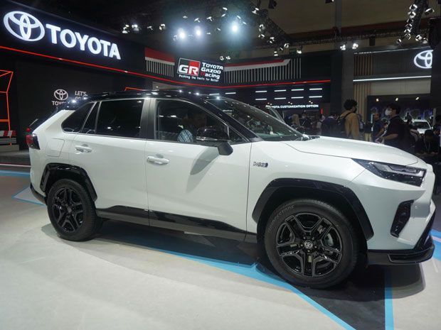 Orang Kaya yang Mau Beli Toyota RAV4 PHEV Mesti Rela Menunggu Hingga ...