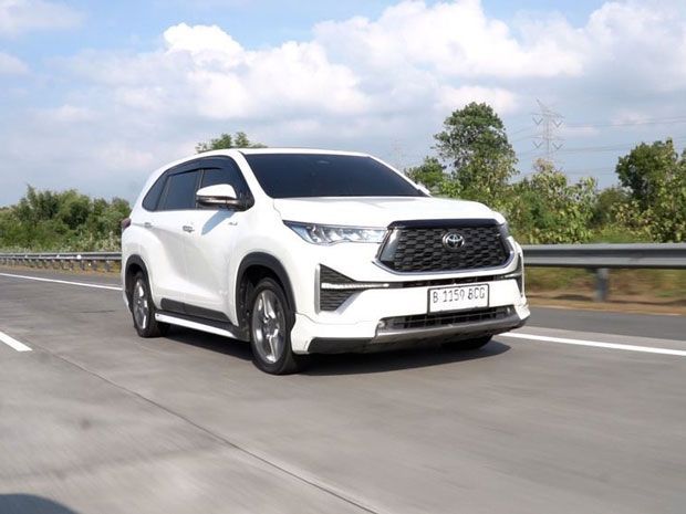 Harga Kijang Innova Zenix Hybrid, Yaris Cross Hybrid 2025 Bisa Turun karena Insentif - Mobil ...