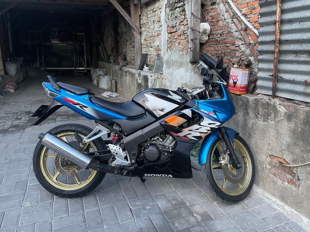 6 Fakta Menarik Honda CBR150R Gen 1, CBU Thailand yang Ditiru Minerva ...