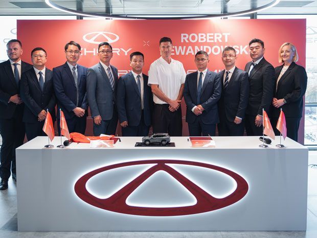 Robert Lewandowski Jadi Brand Ambassador Chery: Kami Selalu Beri yang ...