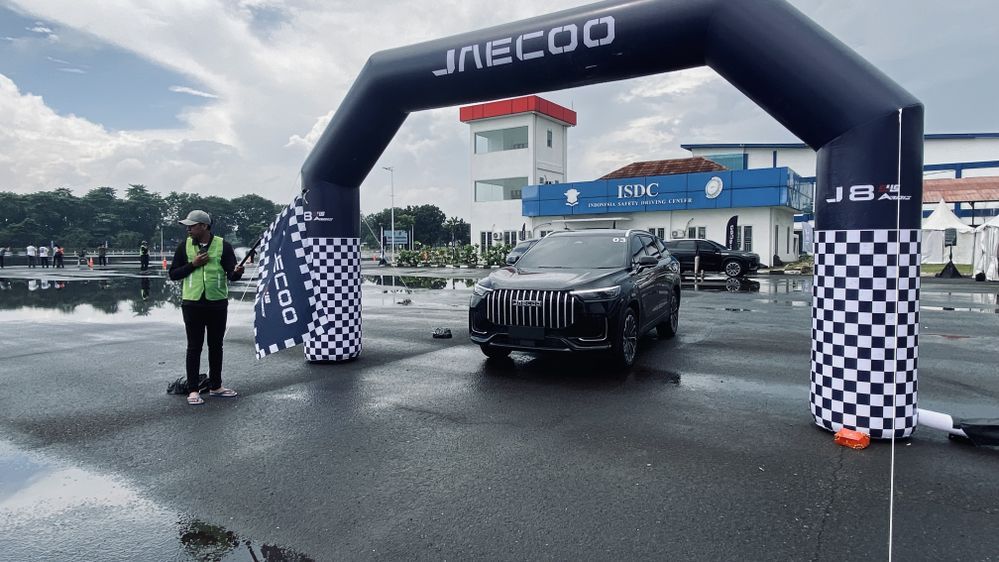Test Drive JAECOO J8 SHS ARDIS: Membuktikan Ketangguhan Hybrid 530 HP ...