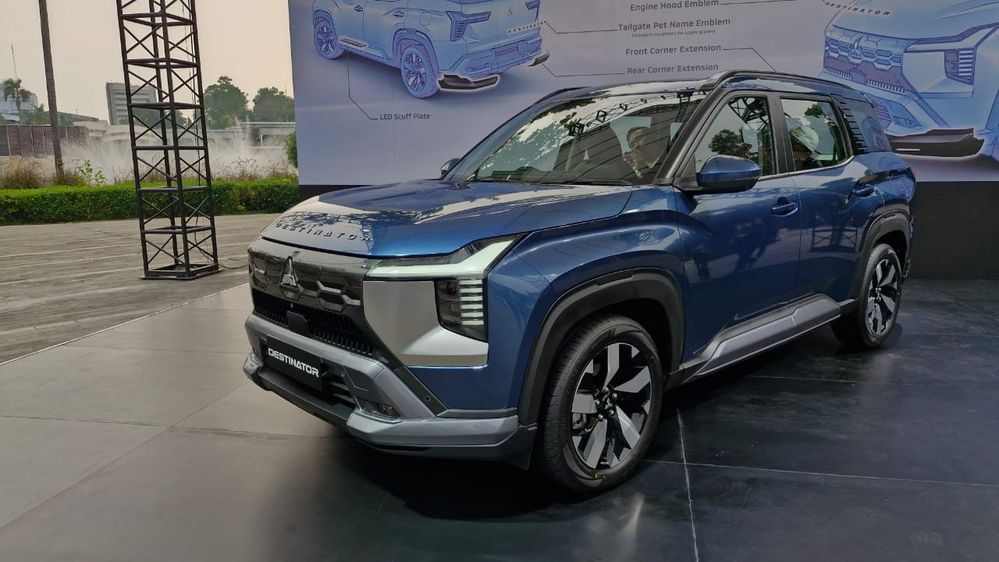 Head to Head: Mitsubishi Destinator vs Toyota Innova Zenix vs Innova ...