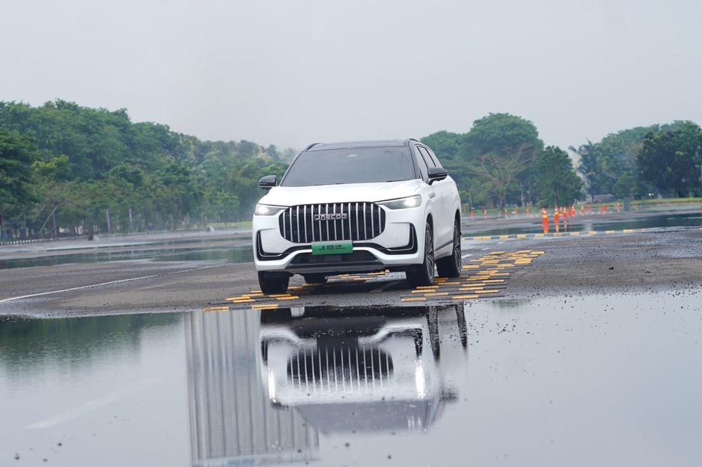 Test Drive JAECOO J8 SHS ARDIS: Membuktikan Ketangguhan Hybrid 530 HP ...